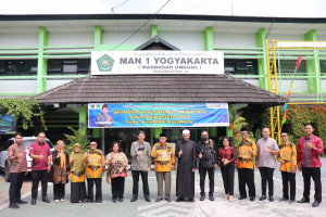 MAN 1 Yogyakarta | MAN 1 Yogyakarta Sambut Monev Direktorat Konsuler Kementerian Luar Negeri