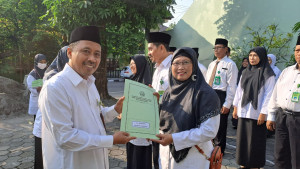 MAN 1 Yogyakarta | Sri Rahayu, Guru MAN 1 Yogya Memasuki Purna Tugas; Teladan dalam Dedikasi